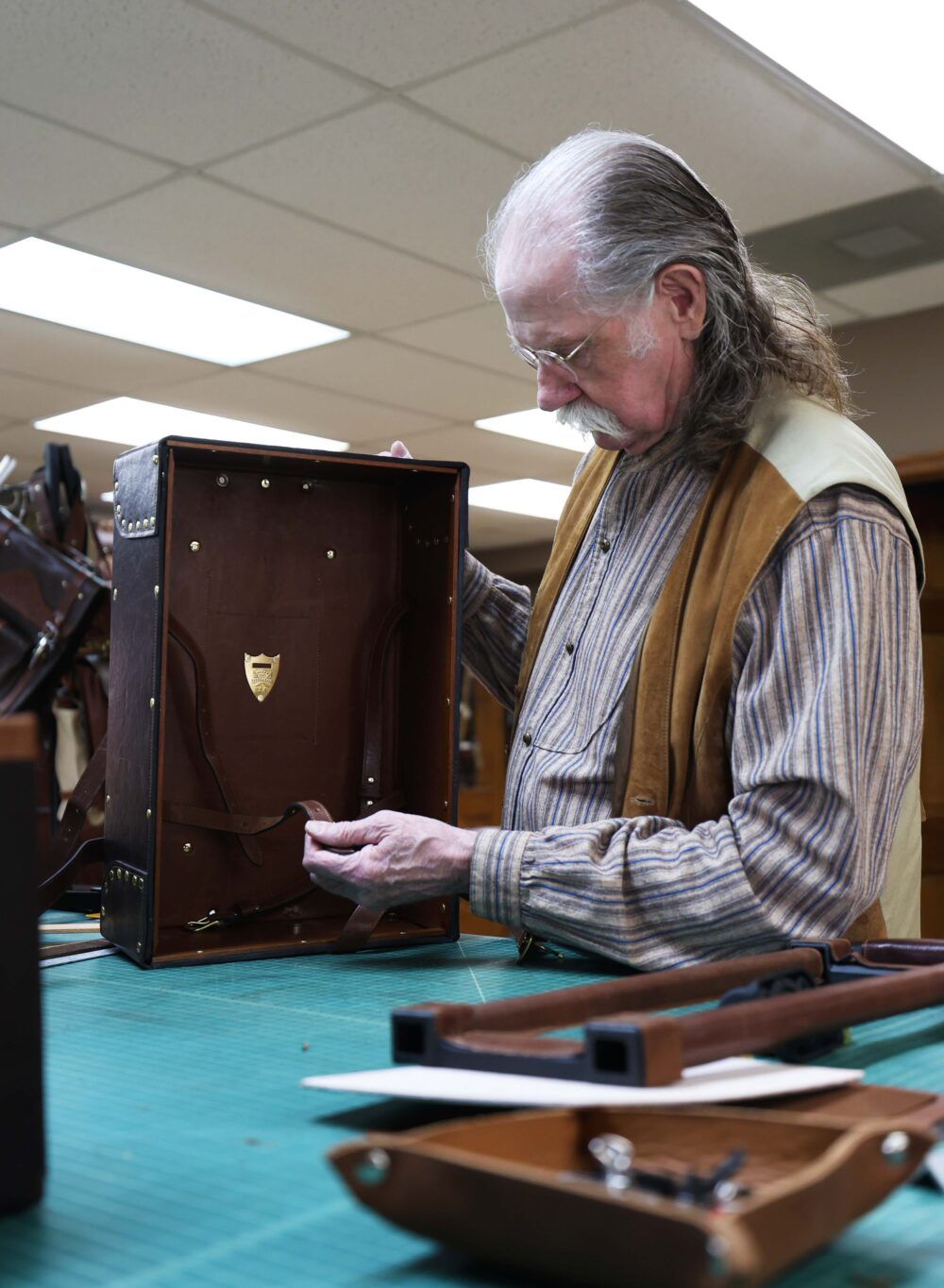 Construction of the Travel Trunk | Colonel Littleton